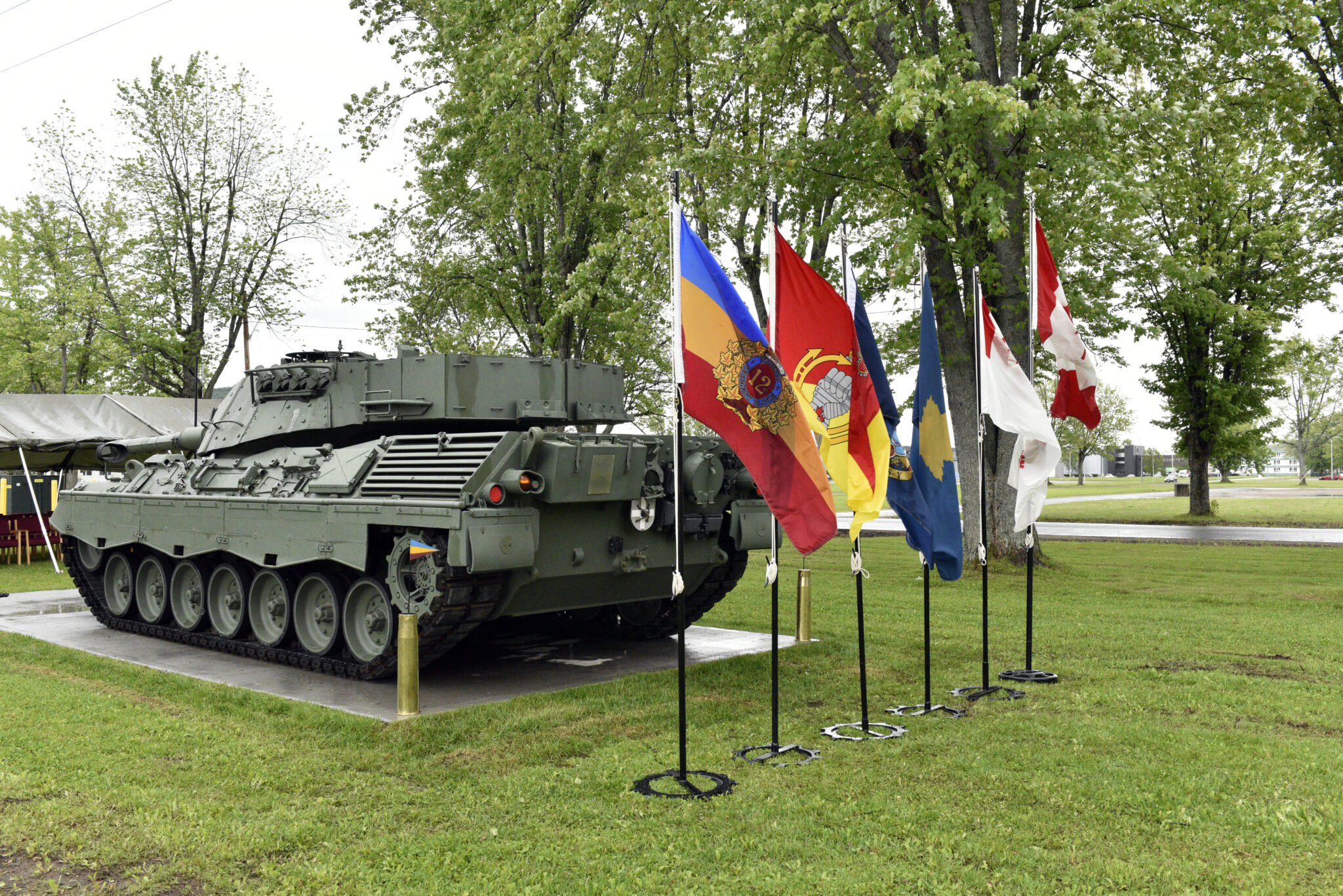 Dévoilement du nouveau monument sur la base de Valcartier le Léopard ...